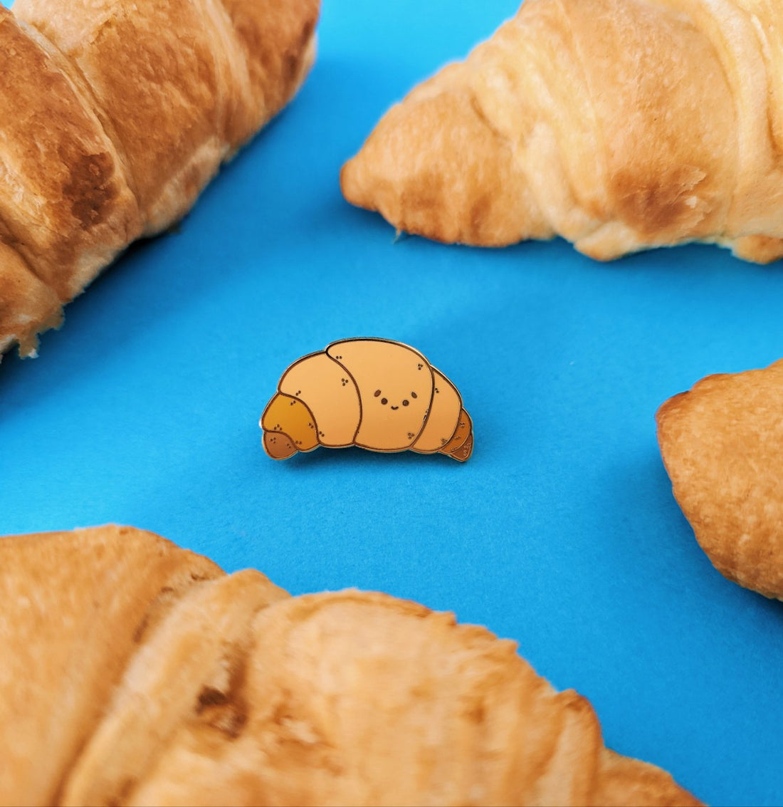 Croissant Enamel Pin | Kawaii Enamel Pins – QuinnsPins